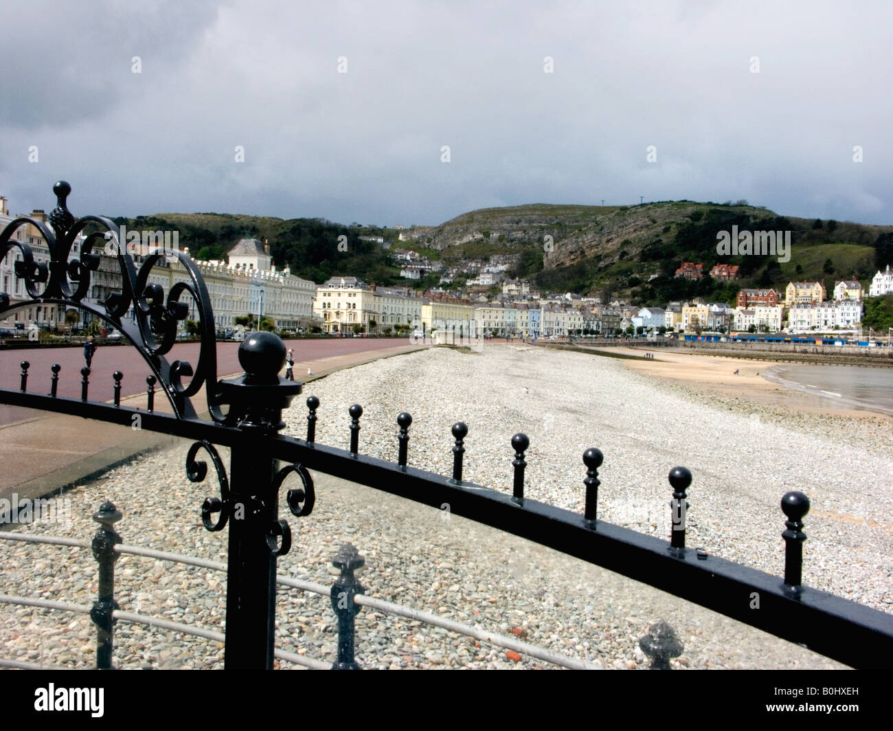 Seafront promenade at Llandudno, Gwynedd, Wales Stock Photo - Alamy