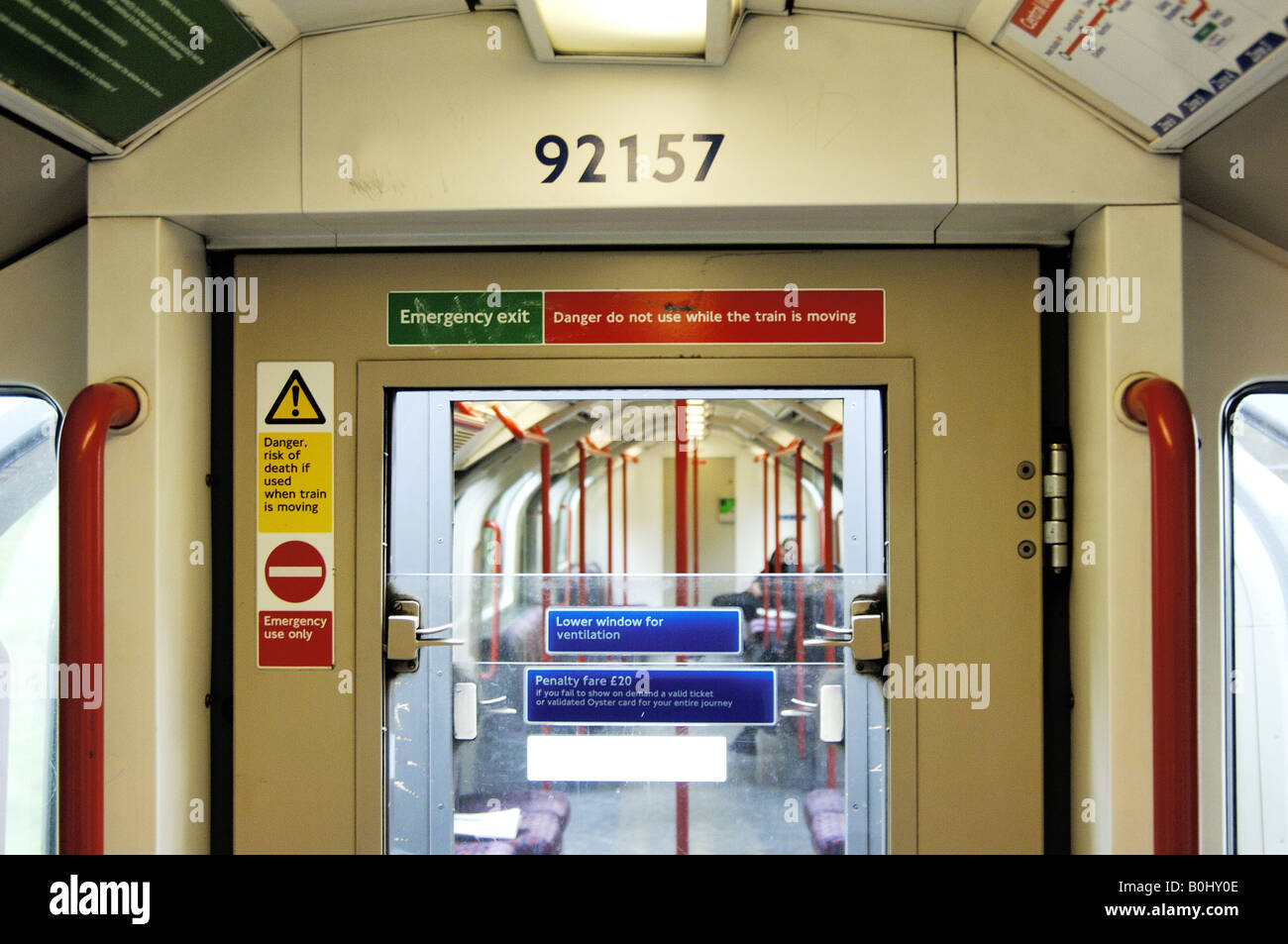 Central line tube hi-res stock photography and images - Alamy