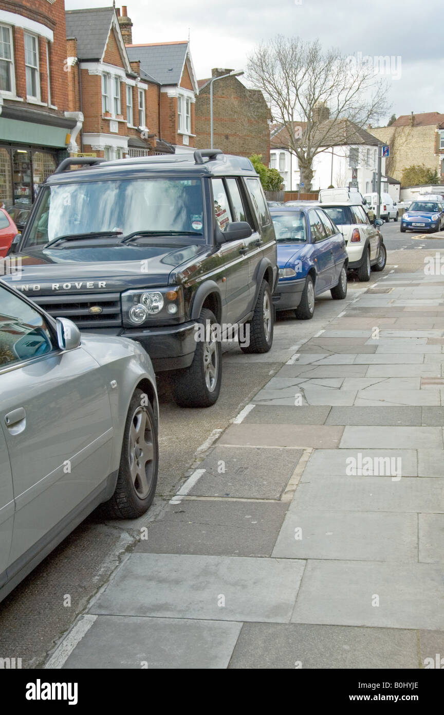 Pavement parked car britain hi-res stock photography and images - Alamy