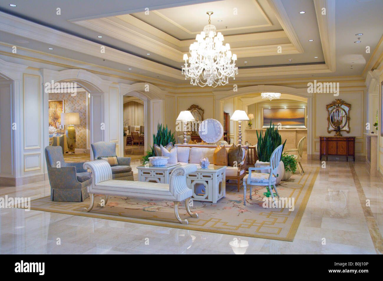 Carlton hotel lobby hi-res stock photography and images - Alamy