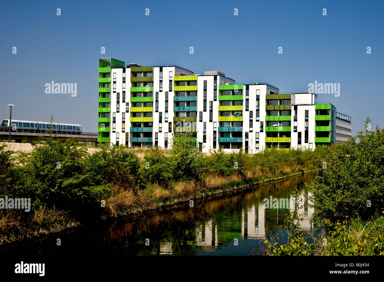 High rise block hi-res stock photography and images - Alamy