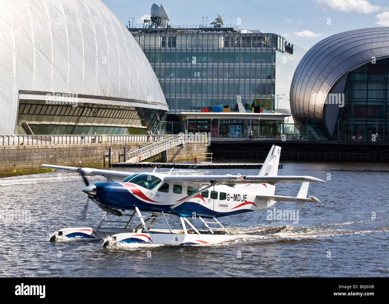 Cessna caravan float plane flying hi-res stock photography and images ...