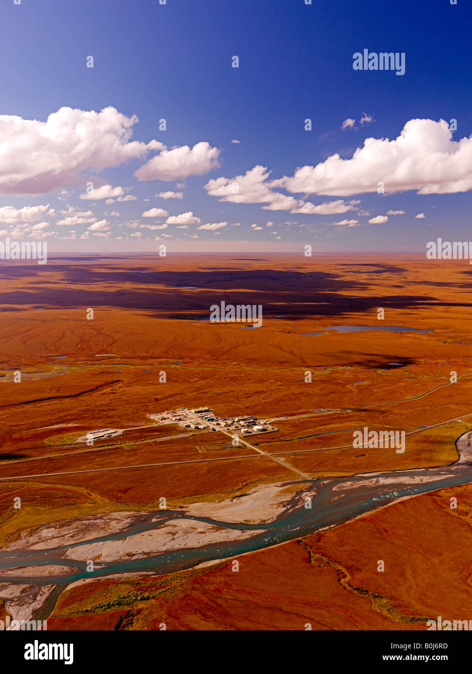 Trans alaska pipeline aerial hi-res stock photography and images - Alamy