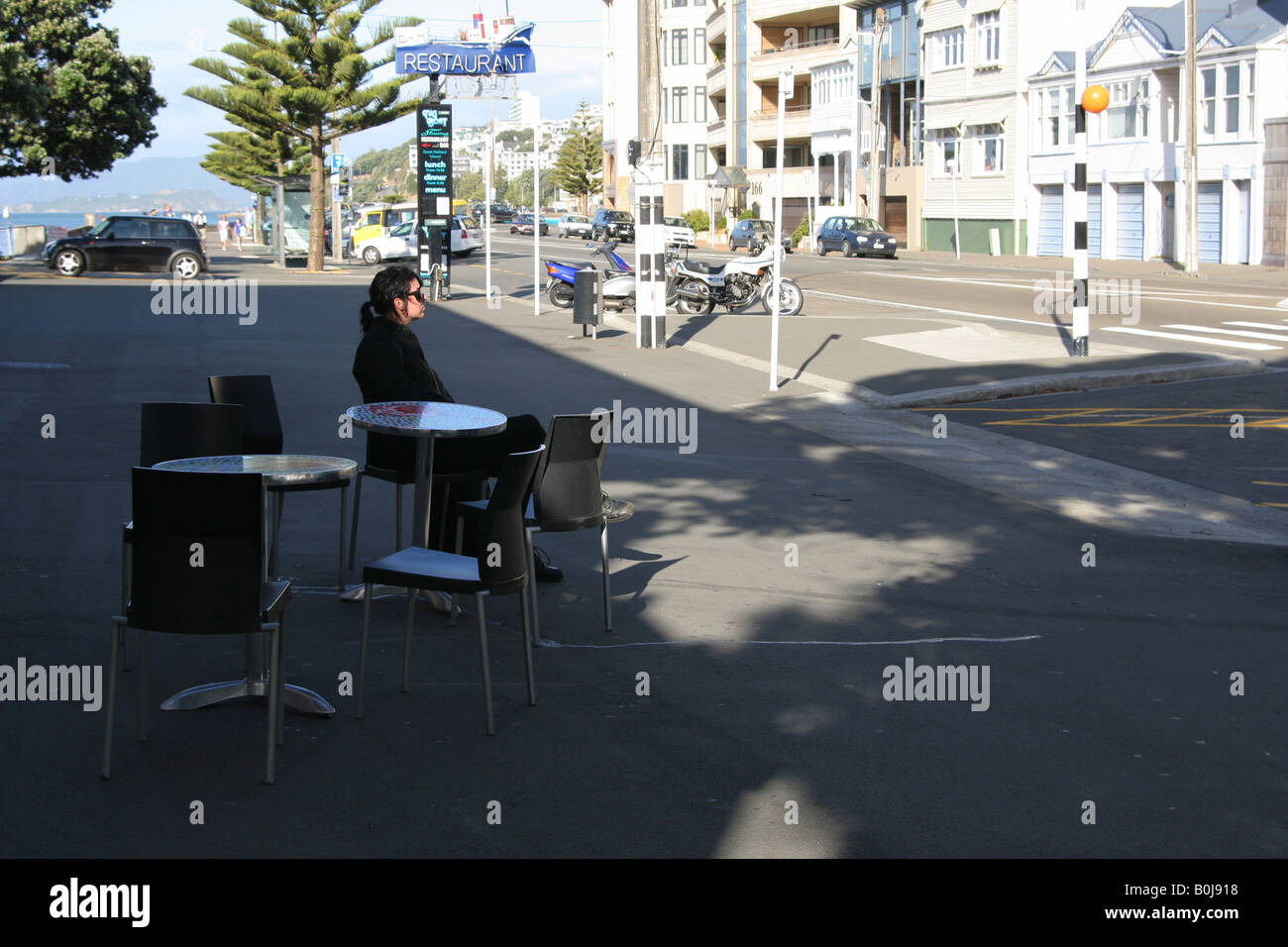 Road cafe hi-res stock photography and images - Alamy