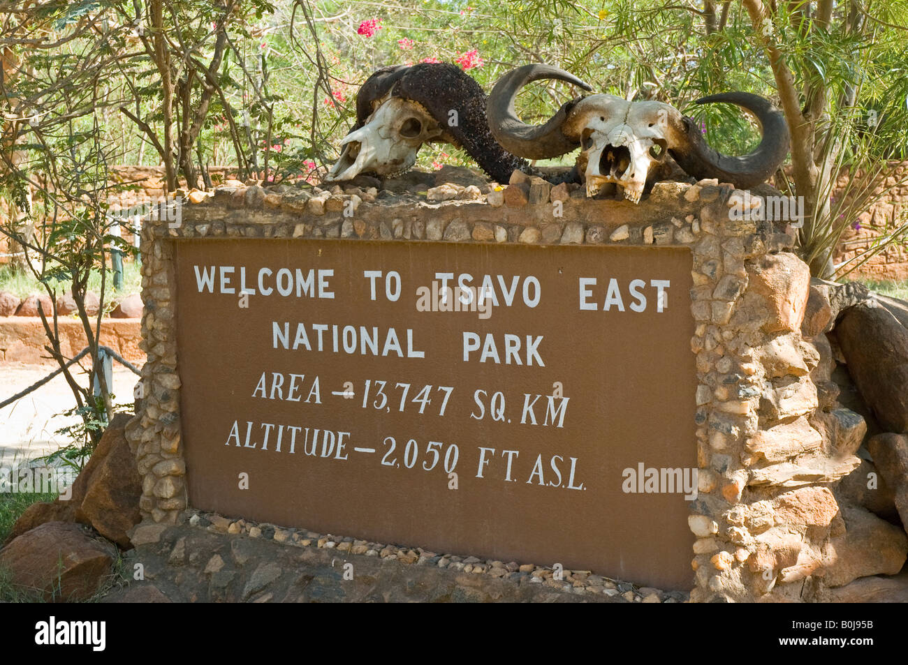 Kenya equator sign board hi-res stock photography and images - Alamy