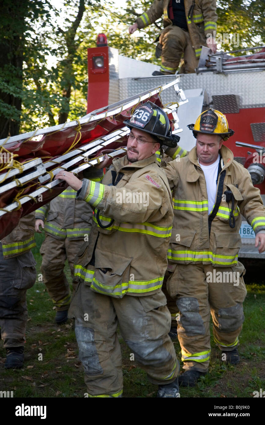 Firefighter rescue hi-res stock photography and images - Alamy