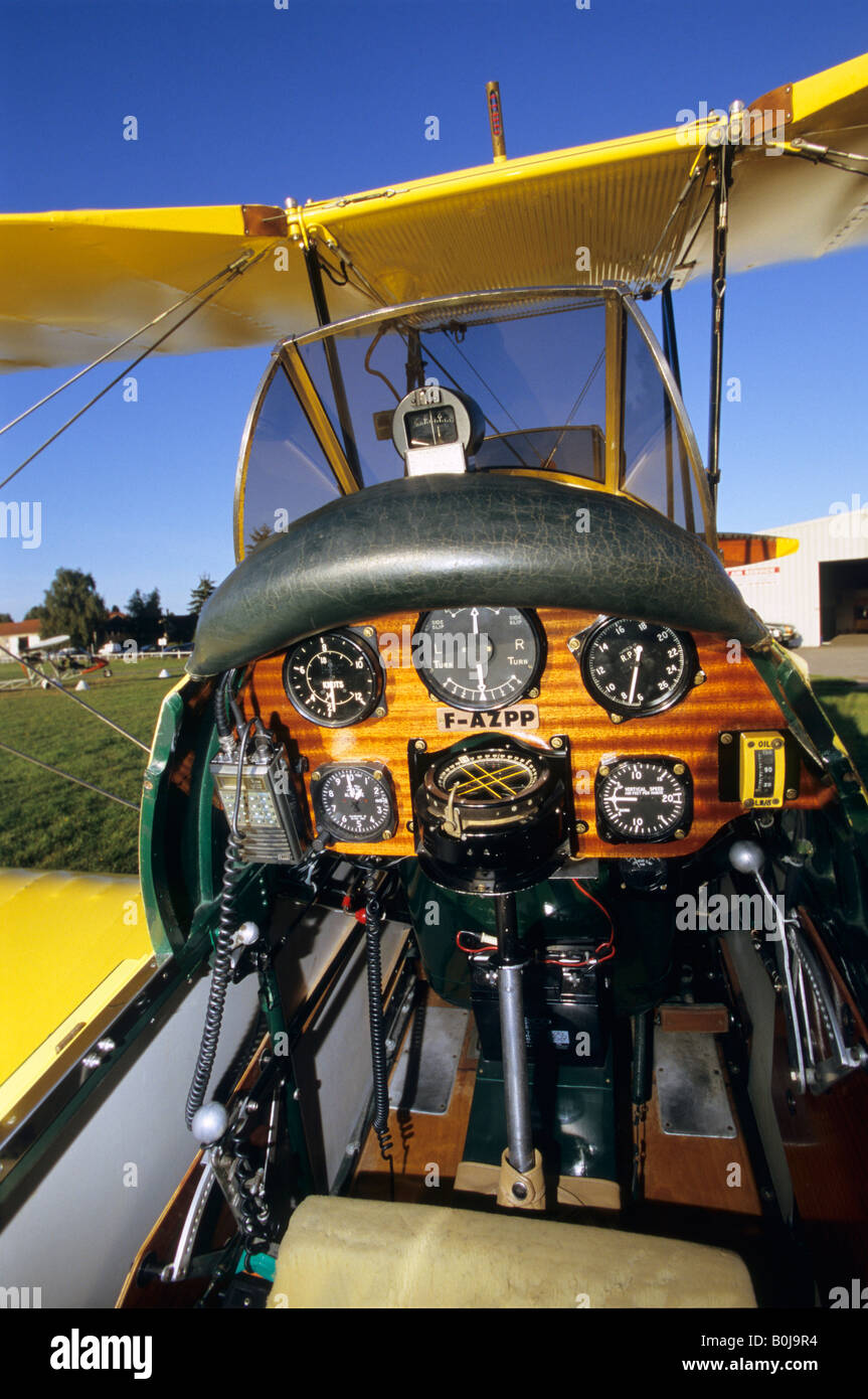 Cockpit of old British trainer biplane De Havilland DH-82c Tiger Moth ...