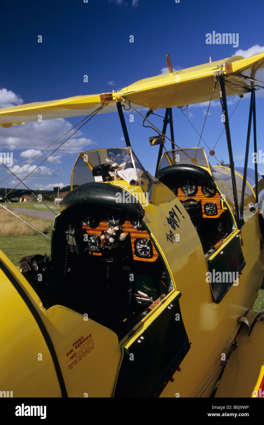 Old British trainer biplane De Havilland DH-82c Tiger Moth Stock Photo ...