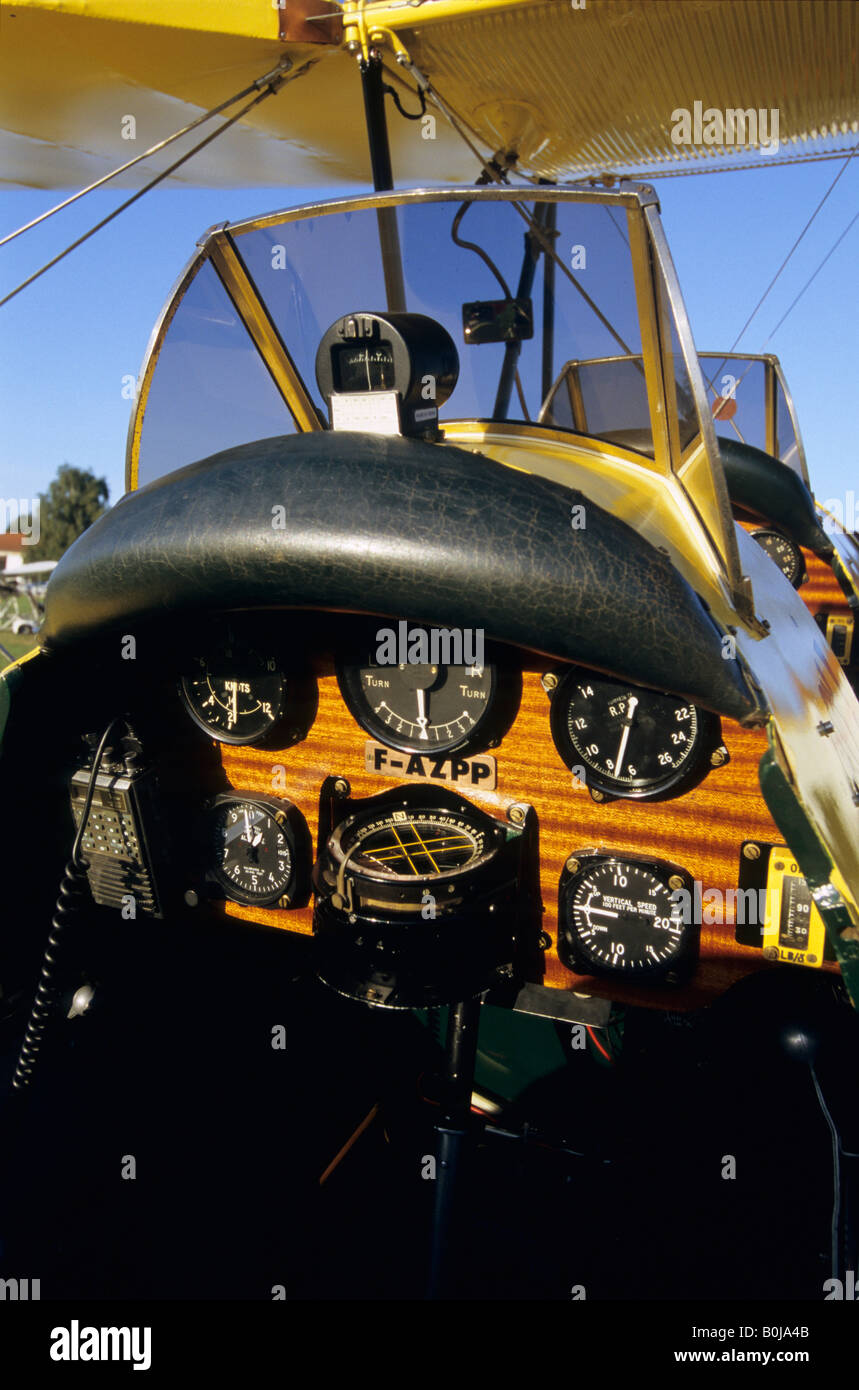 Vintage biplane tiger moth cockpit hi-res stock photography and images ...