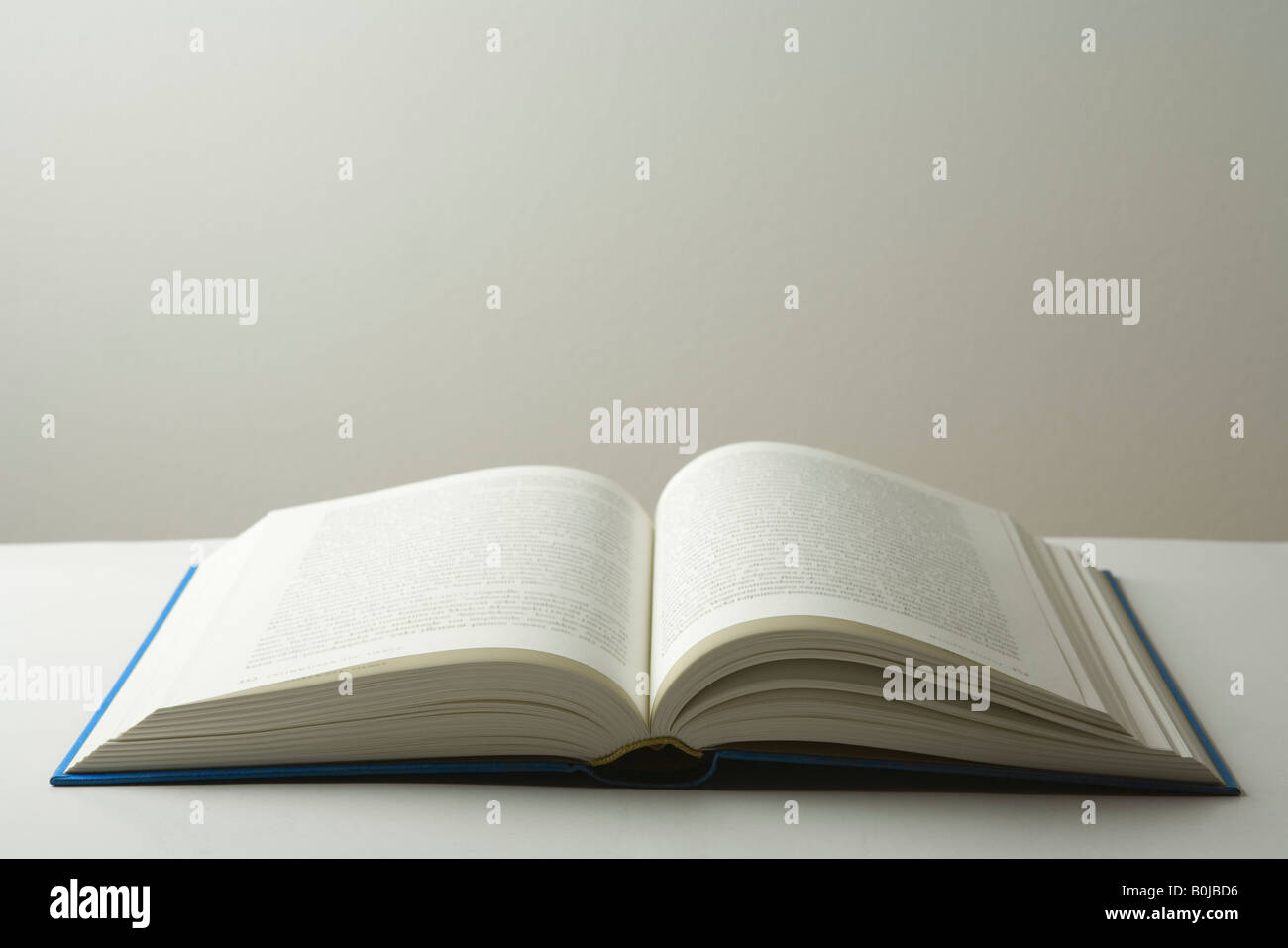 Bookstore literary works hi-res stock photography and images - Alamy