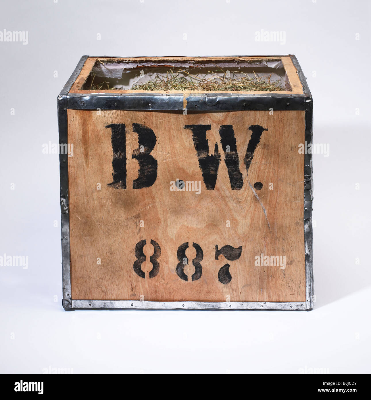 Tea chest store hi-res stock photography and images - Alamy