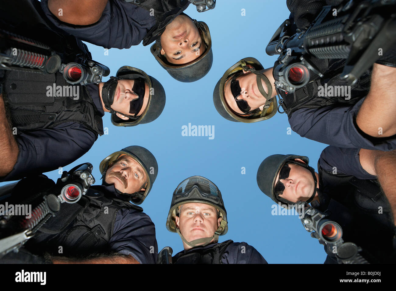 Swat officers in uniform hi-res stock photography and images - Alamy