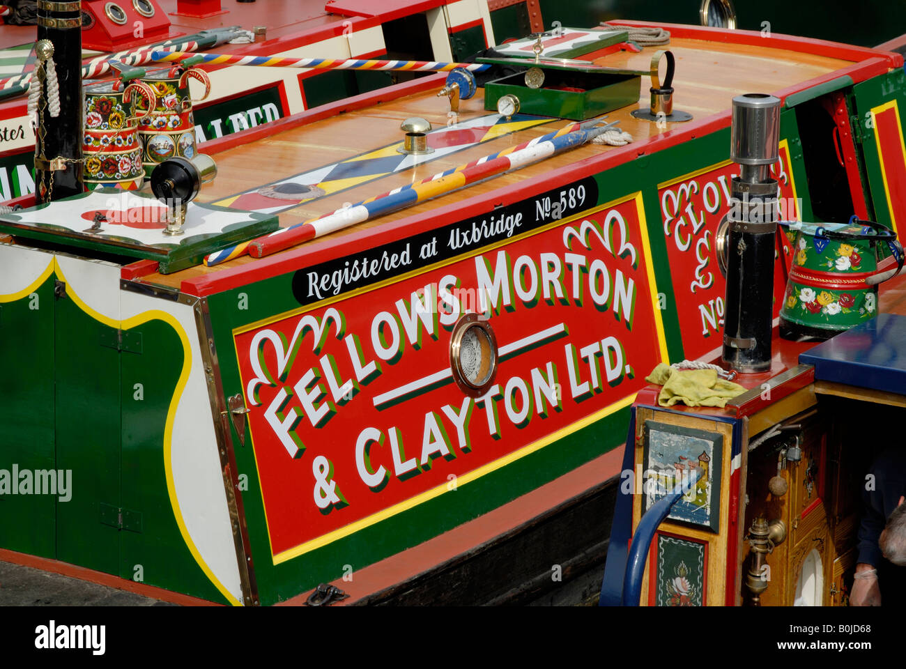 Traditional narrowboat with Fellows Morton & Clayton livery on cabin ...