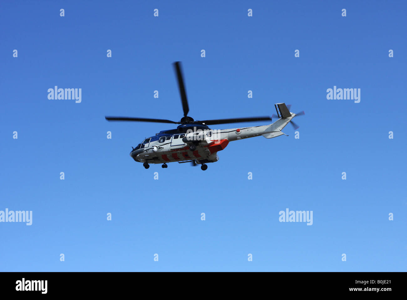 Helicopter airlift hi-res stock photography and images - Alamy