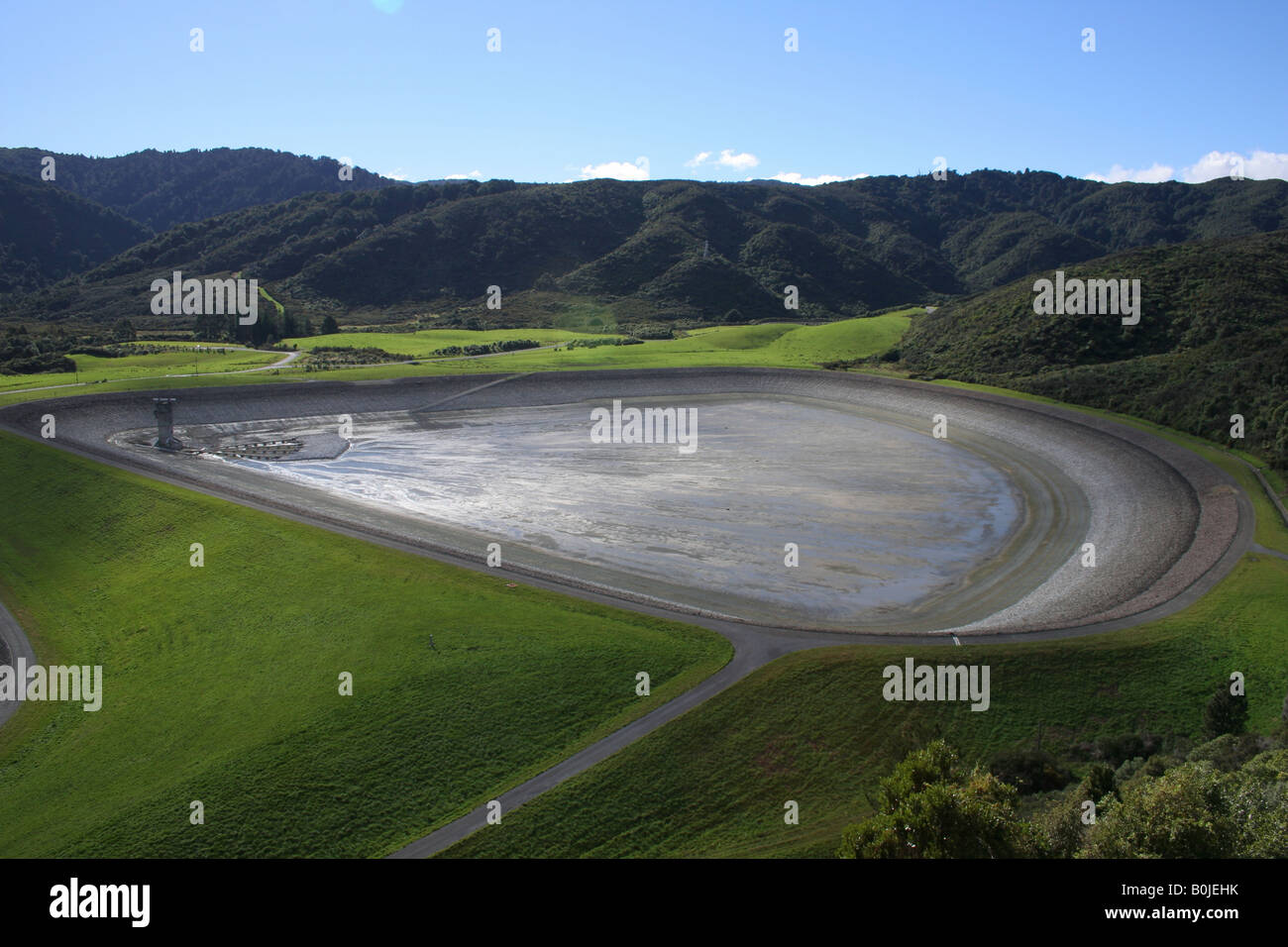 Water storage pond hi-res stock photography and images - Alamy