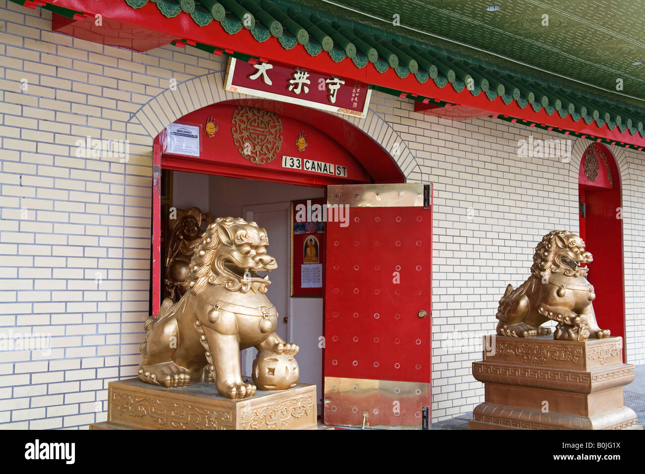 Mahayana Buddhist Temple in Chinatown Lower Manhattan New York City New ...
