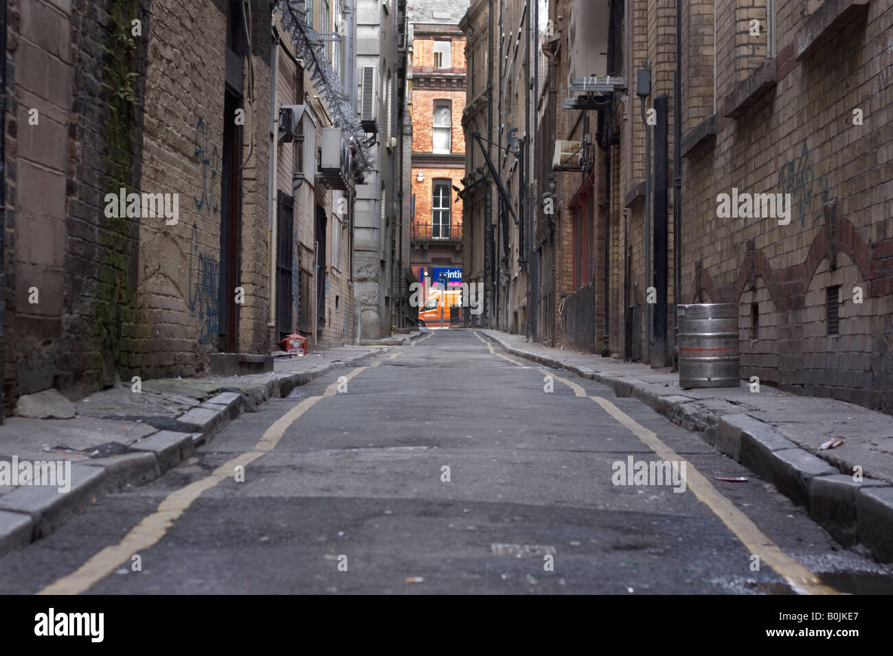Looking down a deserted alleyway in Liverpool City center Stock Photo ...