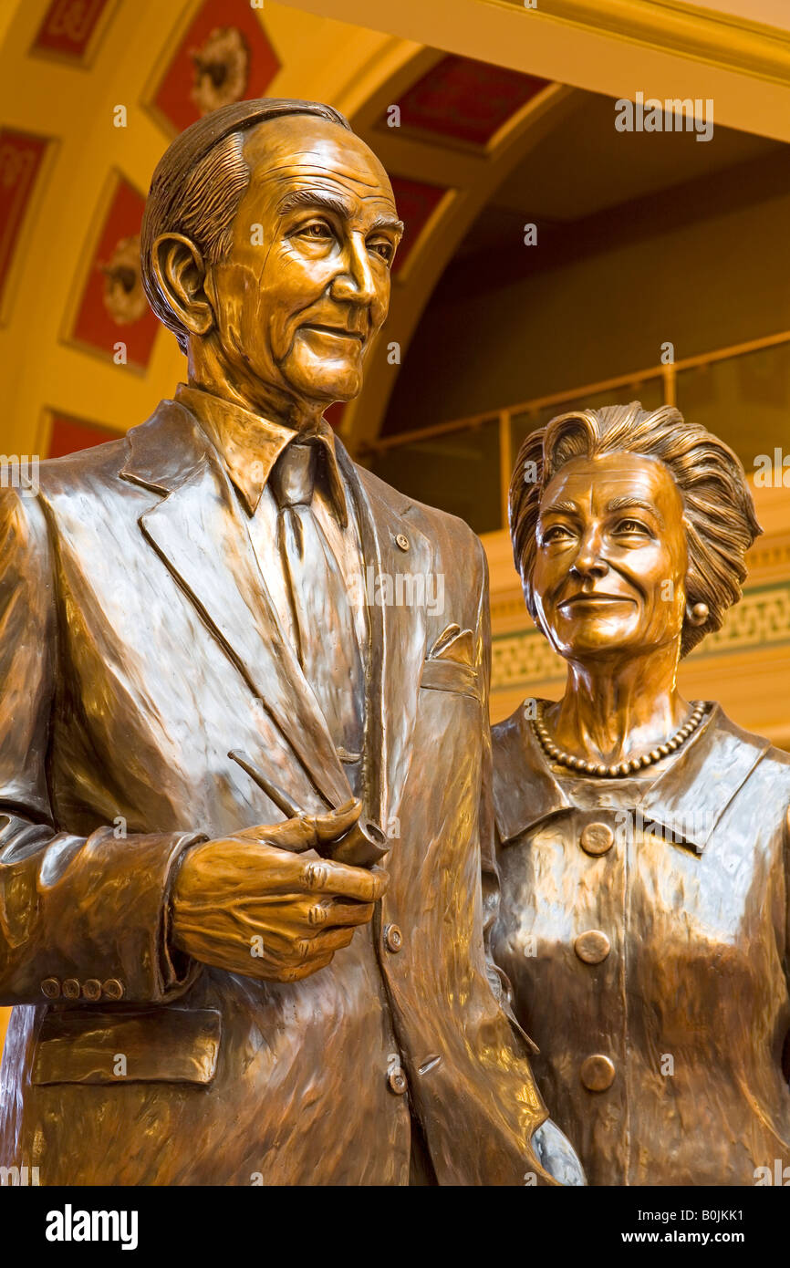 Statues of Mike Maureen Mansfield by Gareth Curtis State Capitol Helena ...