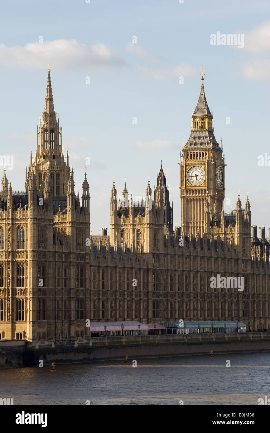 Gb capital cities city daylight daytime hi-res stock photography and ...