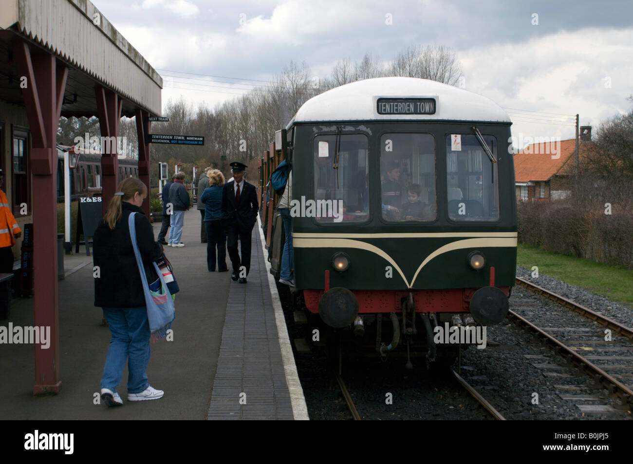 Diesel multiple unit dmu train hi-res stock photography and images - Alamy