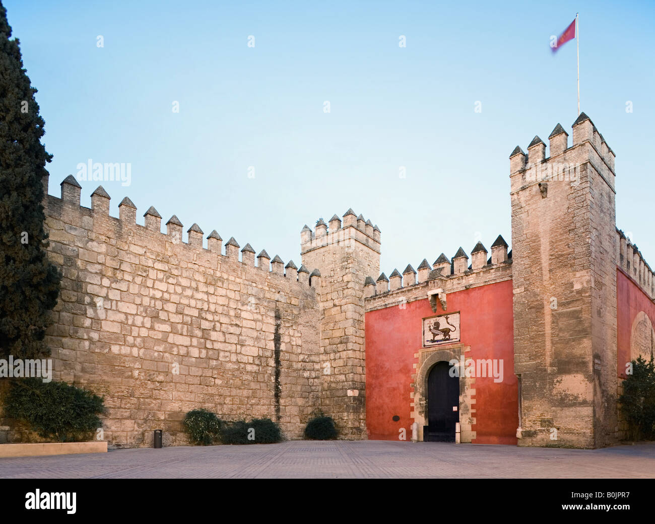 Seville, Spain. The Alcazar, Lion Gate entrance (Puerta del Leon ...