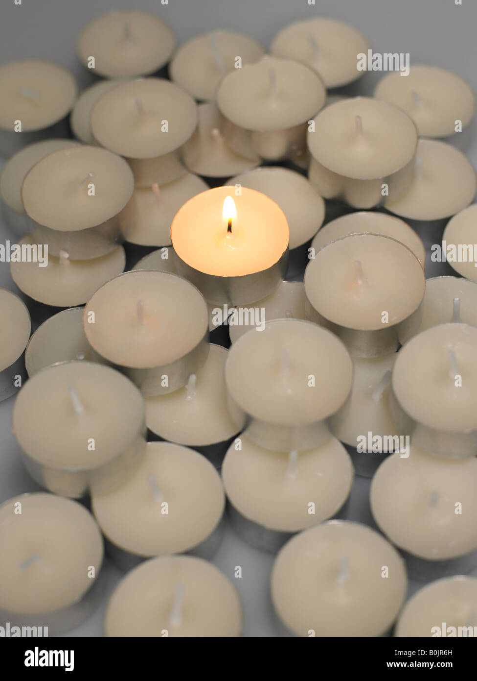 Lit tea lights hi-res stock photography and images - Alamy