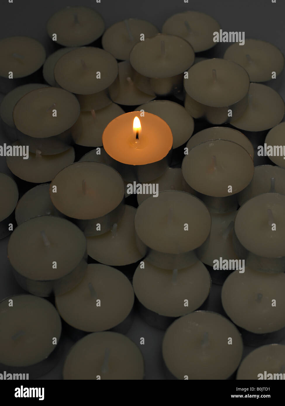 Lit tea lights hi-res stock photography and images - Alamy