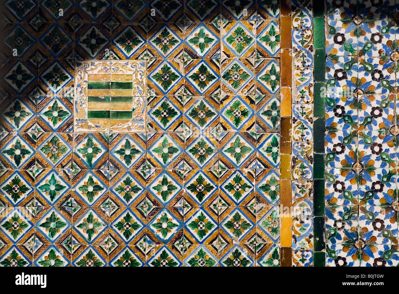 Tiles tile moorish hi-res stock photography and images - Alamy