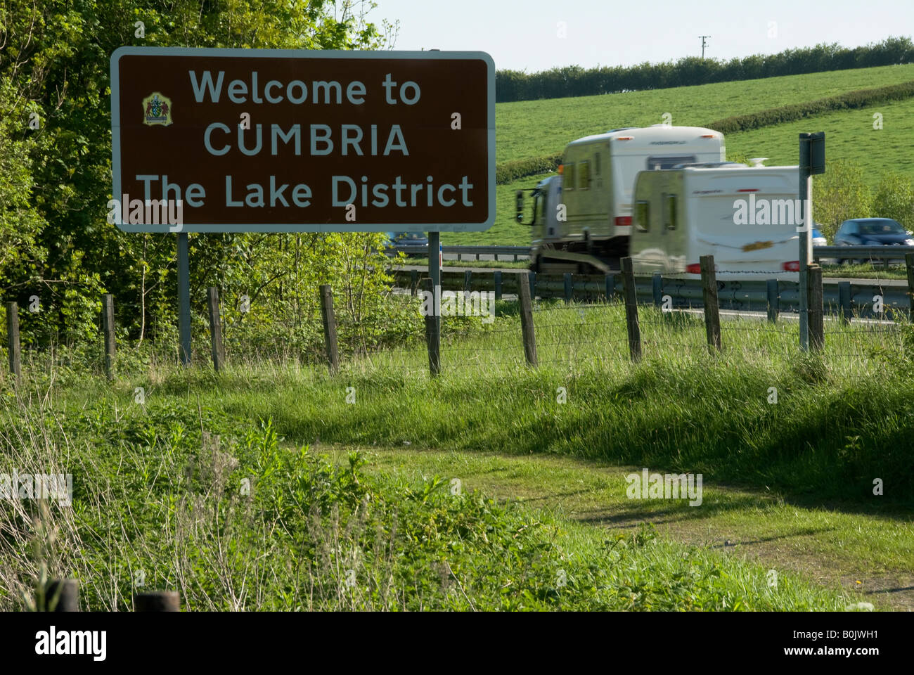 Brown motorway sign hi-res stock photography and images - Alamy
