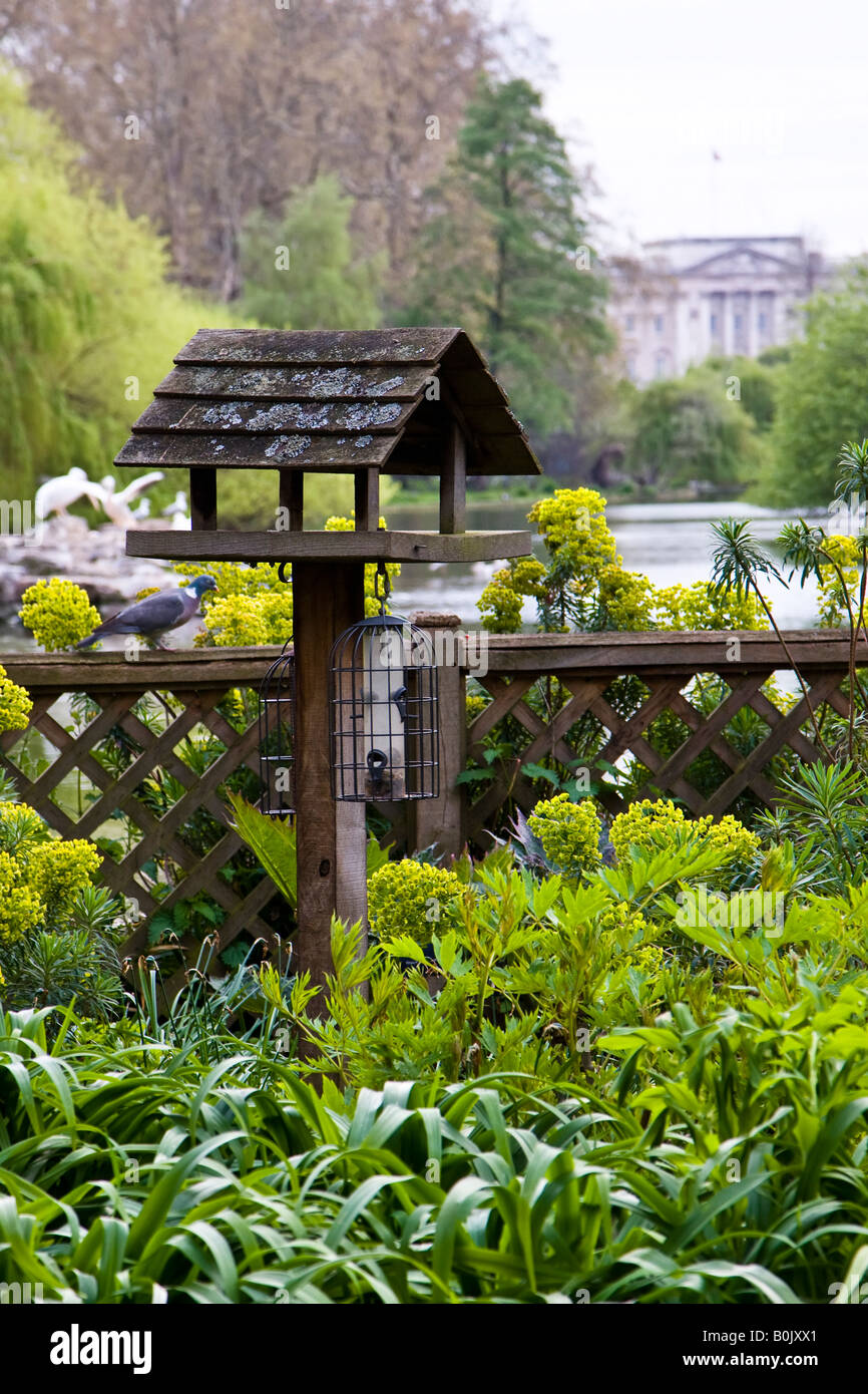 Buckingham palace garden summer house hi-res stock photography and ...