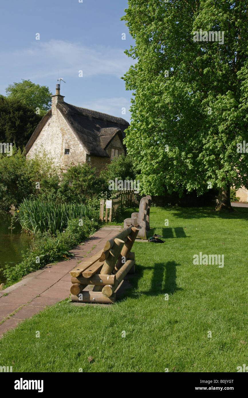 Biddestone duck pond hi-res stock photography and images - Alamy
