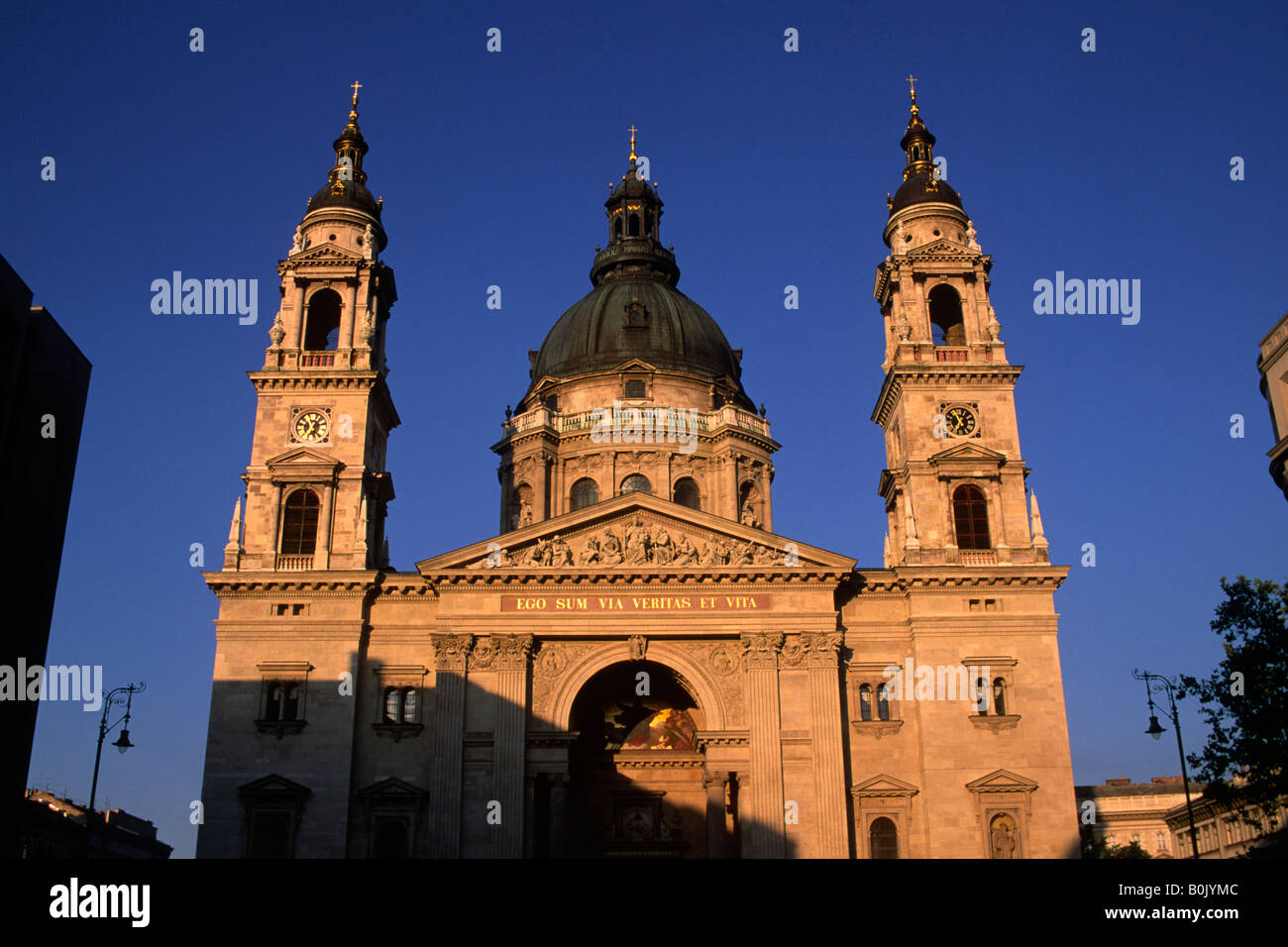 St stephens basilicas hi-res stock photography and images - Alamy