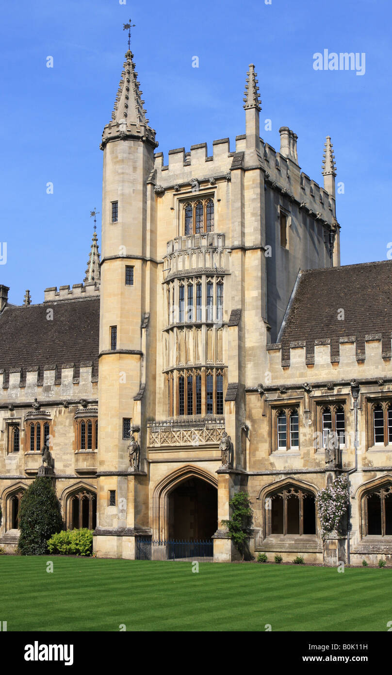Magdalen college oxford quadrangle hi-res stock photography and images ...