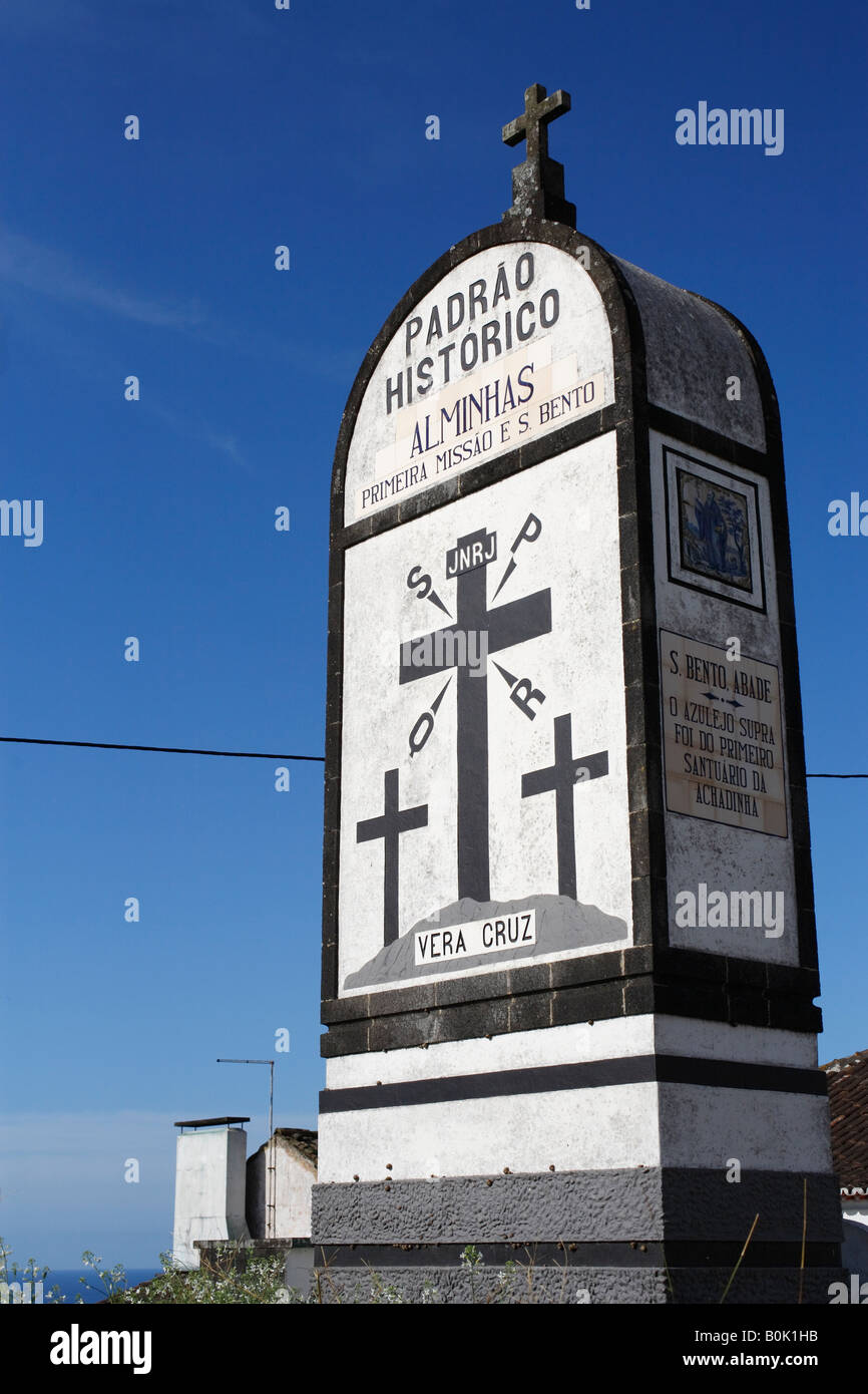 Landmark crosses hi-res stock photography and images - Alamy