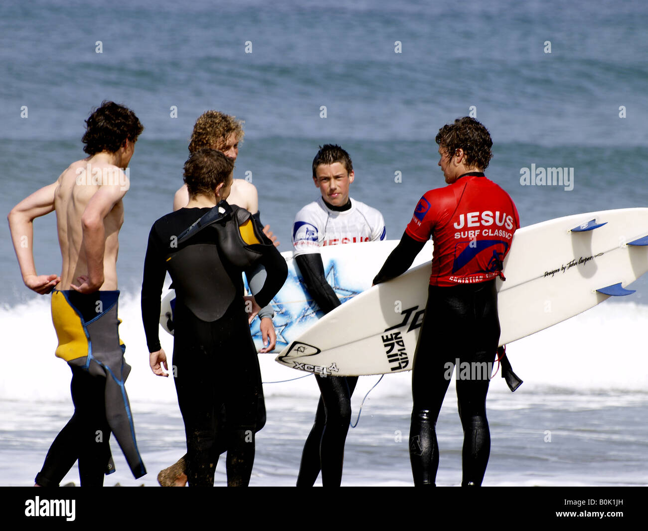 Amateur surfer hi-res stock photography and images - Alamy