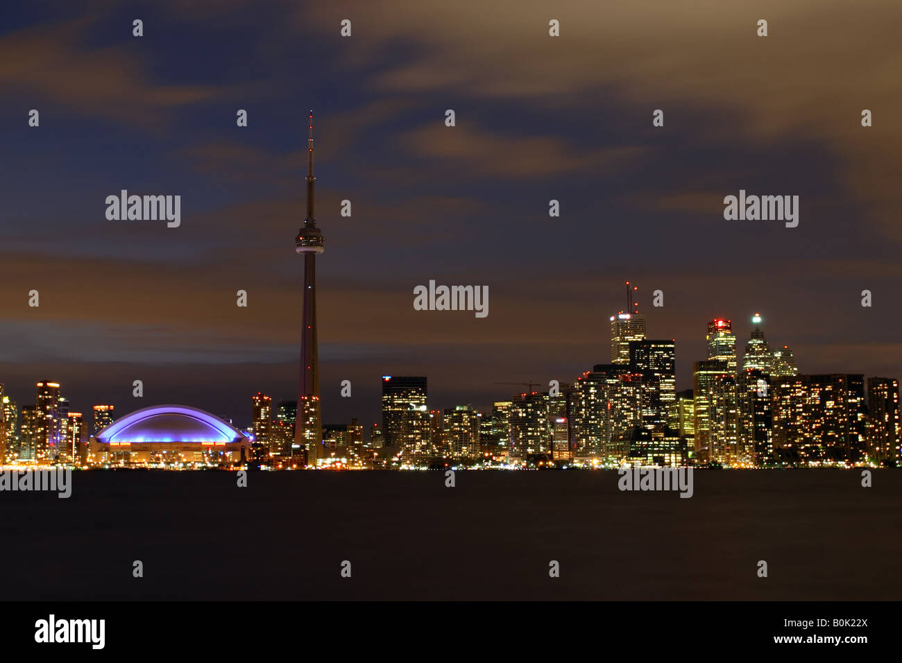 The Toronto skyline with the CN tower at night Stock Photo - Alamy