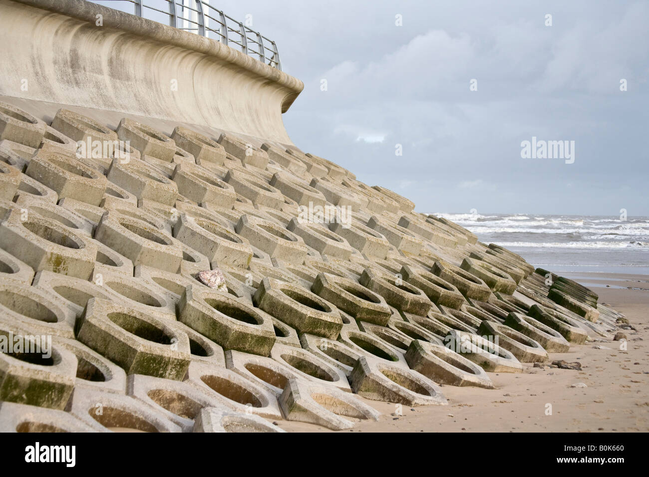 Sea Wall Defences Blackpool Stock Photo - Alamy