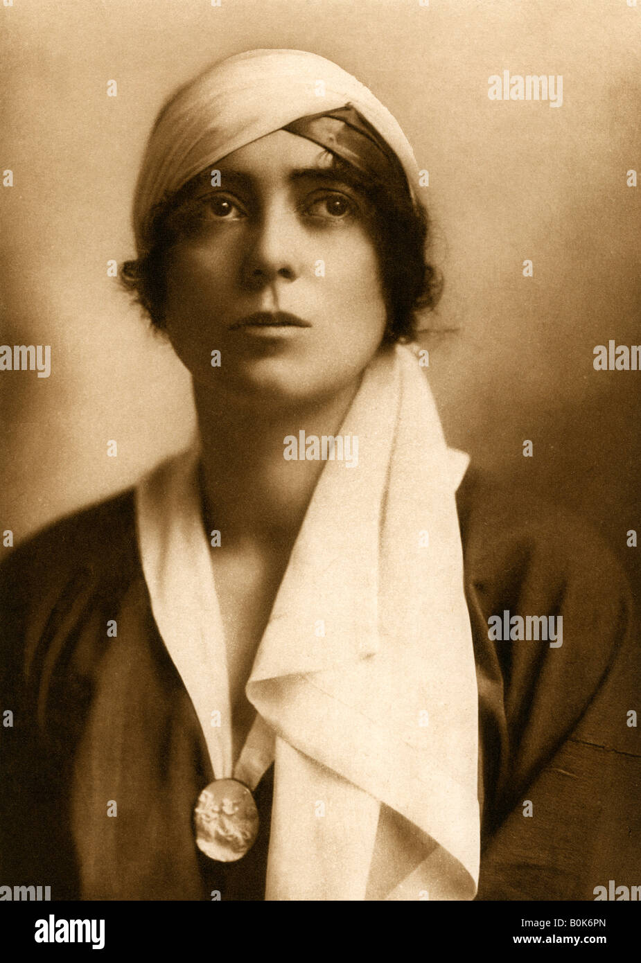 Constance Hatch's Instagram, Twitter & Facebook on IDCrawl