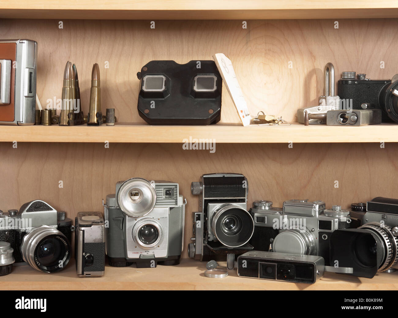 Vintage Cameras on Shelf Stock Photo - Alamy