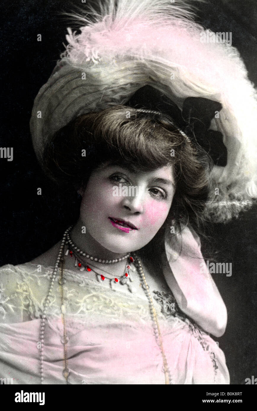 Cora Brown-Potter (1857-1936), American actress, early 20th century ...
