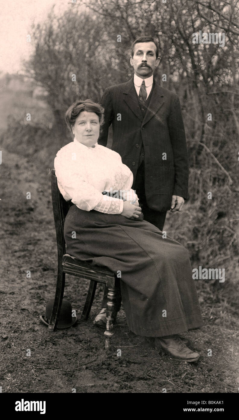 Edwardian couple hi-res stock photography and images - Alamy
