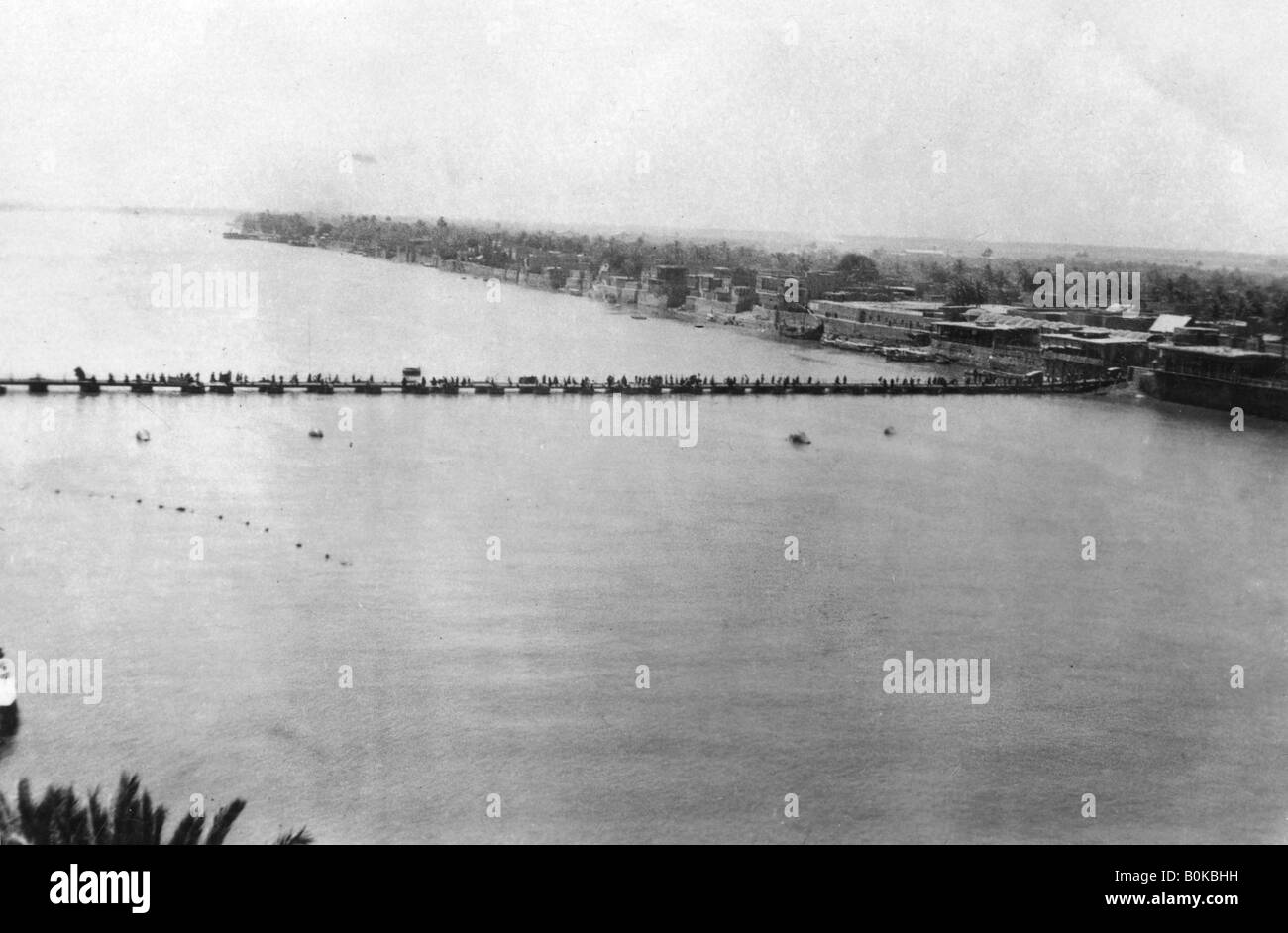 Lower pontoon bridge, Baghdad, Mesopotamia, WWI, 1918. Artist: Unknown ...