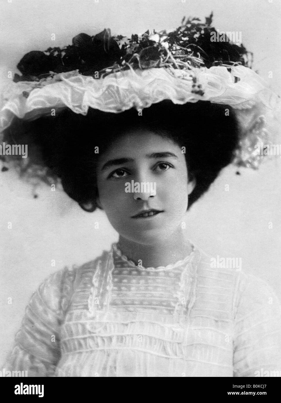 Artist postcard woman Black and White Stock Photos & Images - Alamy