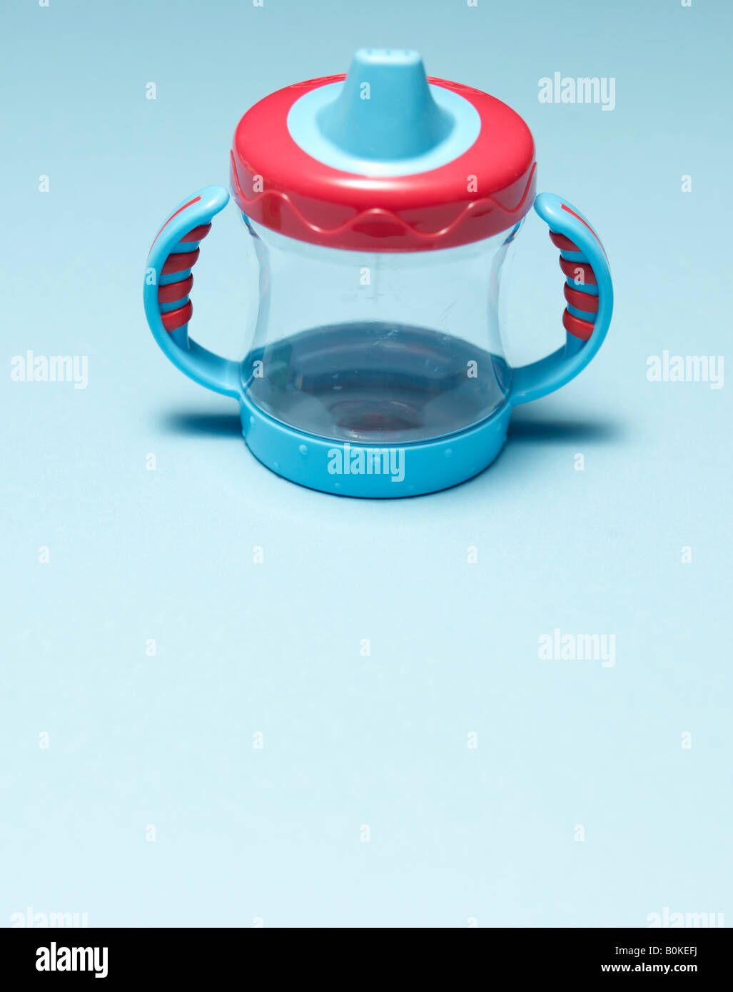 Single use cup hi-res stock photography and images - Alamy