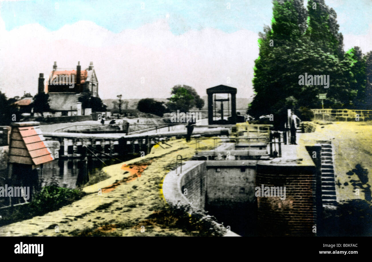 Teddington Lock, Richmond, London, 1926.Artist: Cavenders Ltd Stock ...
