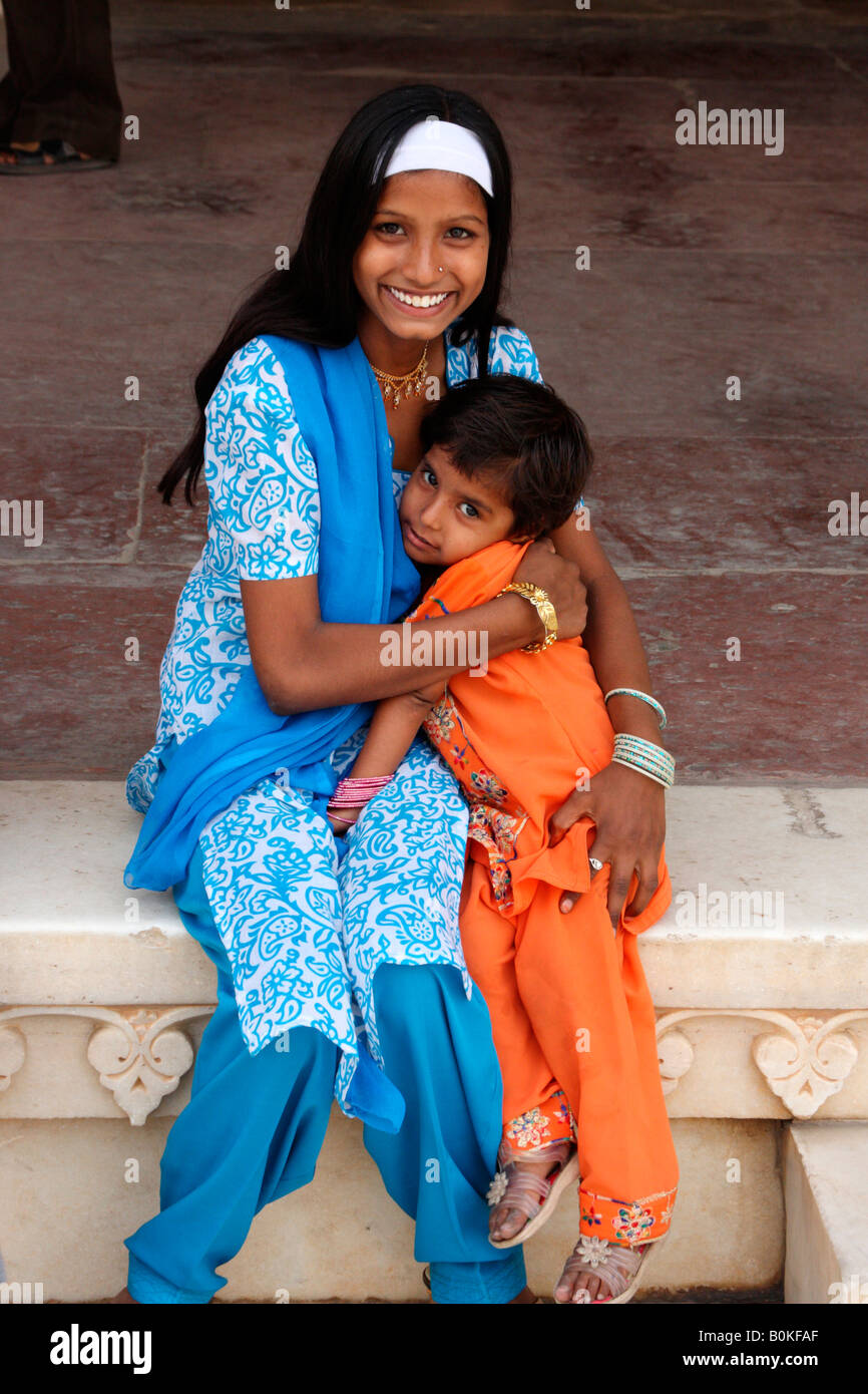 Cuddle cudding hi-res stock photography and images - Alamy