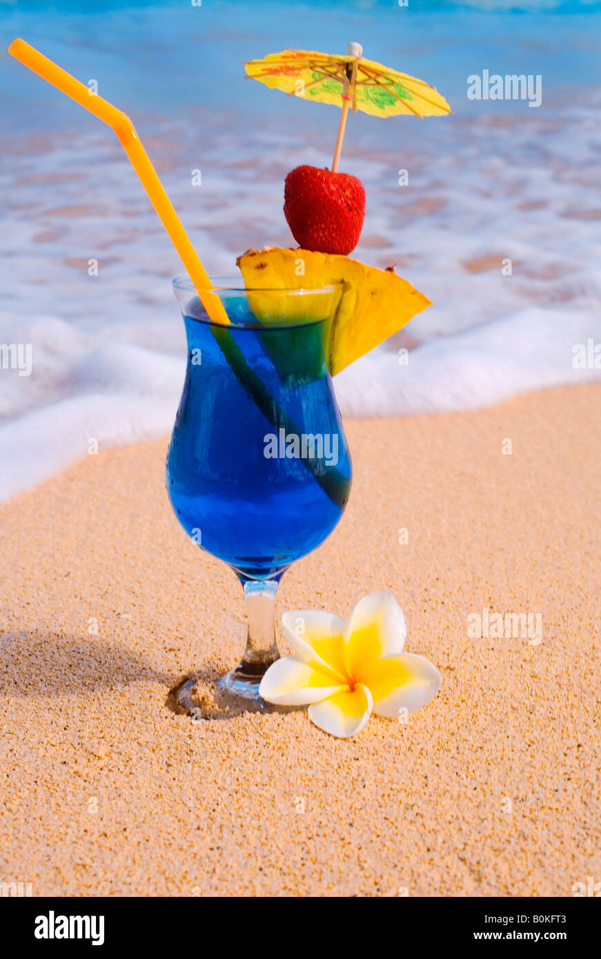 tropical drinks in hawaii Stock Photo - Alamy