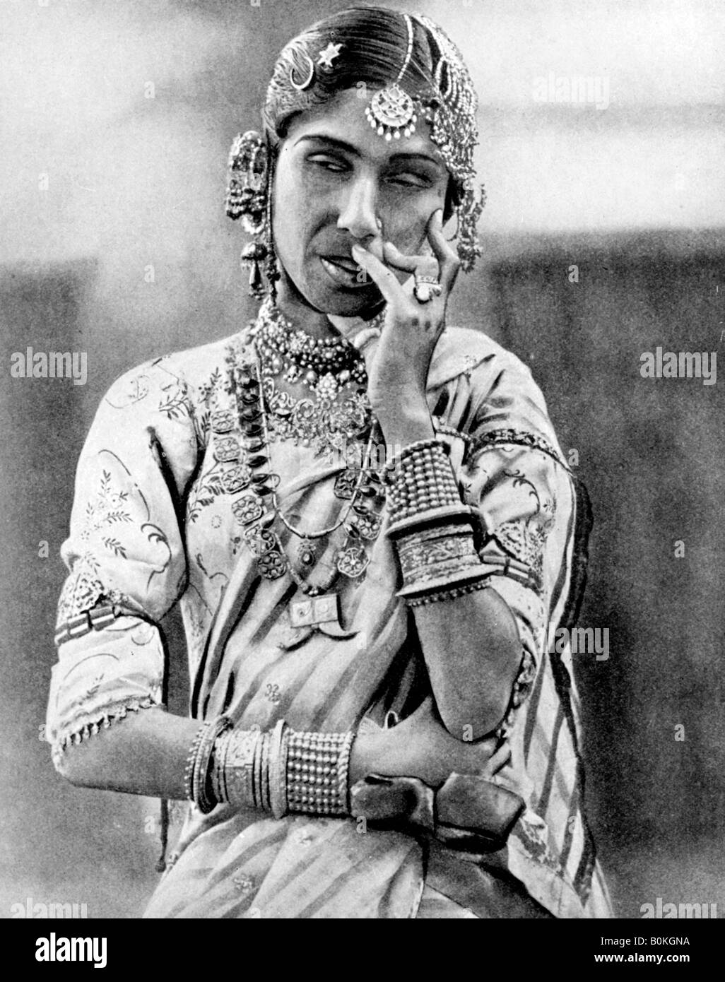 Nautch dance hi-res stock photography and images - Alamy