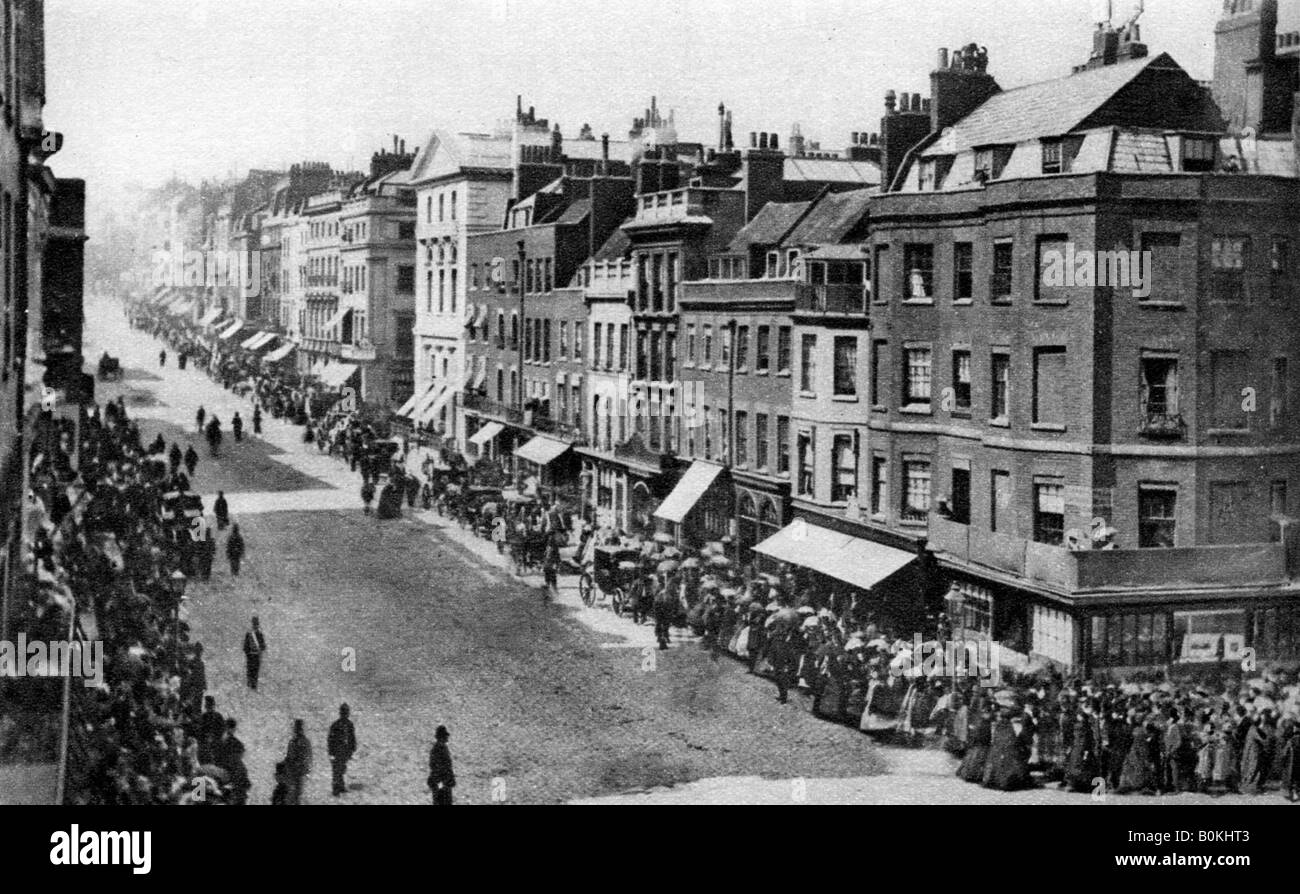 Crowds waiting for the Queen in St James's Street, London, 1880s Stock ...