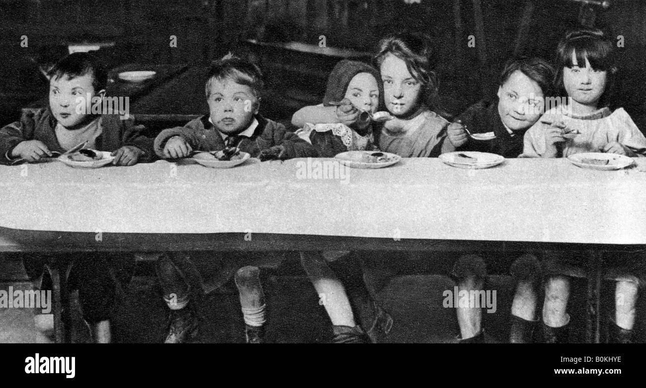 Poor country 1920s hi-res stock photography and images - Alamy